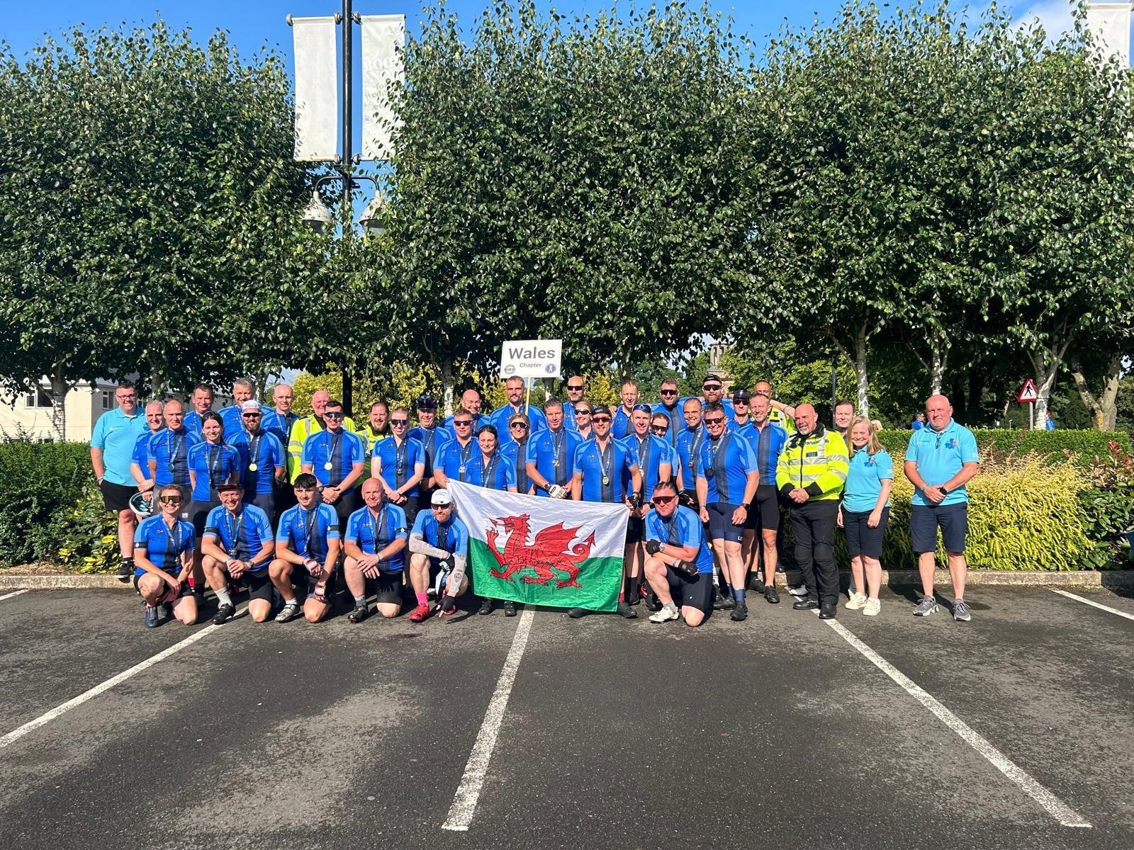 Yr heddlu’n dod at ei gilydd i feicio er mwyn codi arian | Heddlu Gwent
